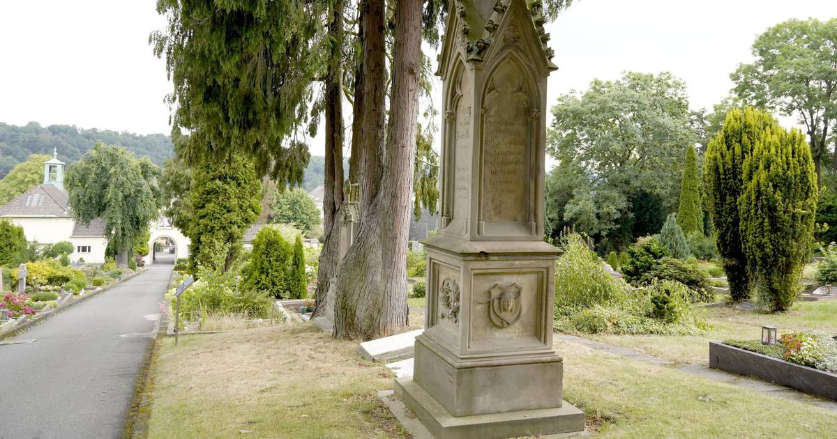 Führung in Wuppertal: Mit Friedrich Engels über Unterbarmer Friedhof