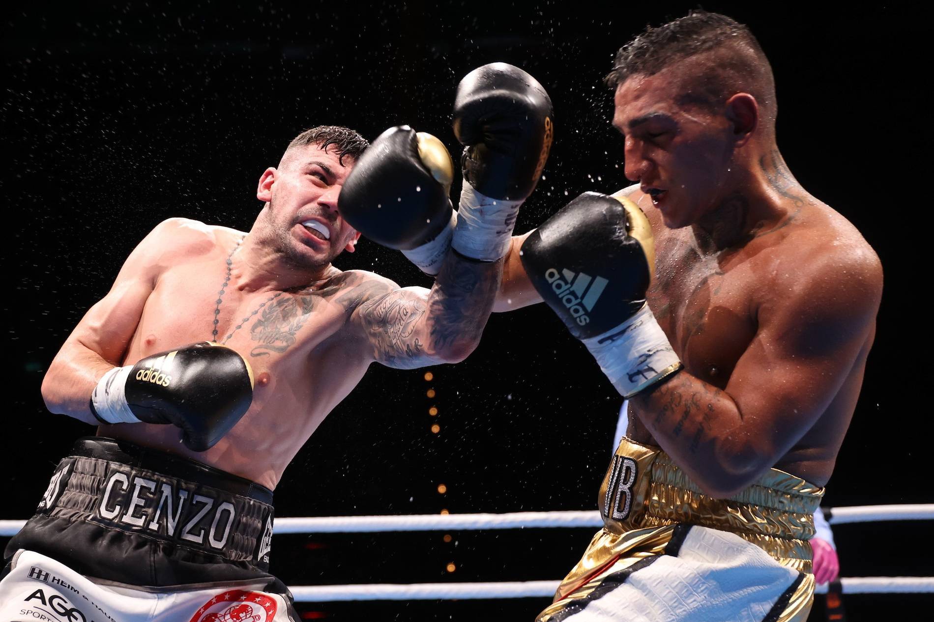 Boxer Vincenzo Gualtieri siegt im Wuppertaler „Wohnzimmer“