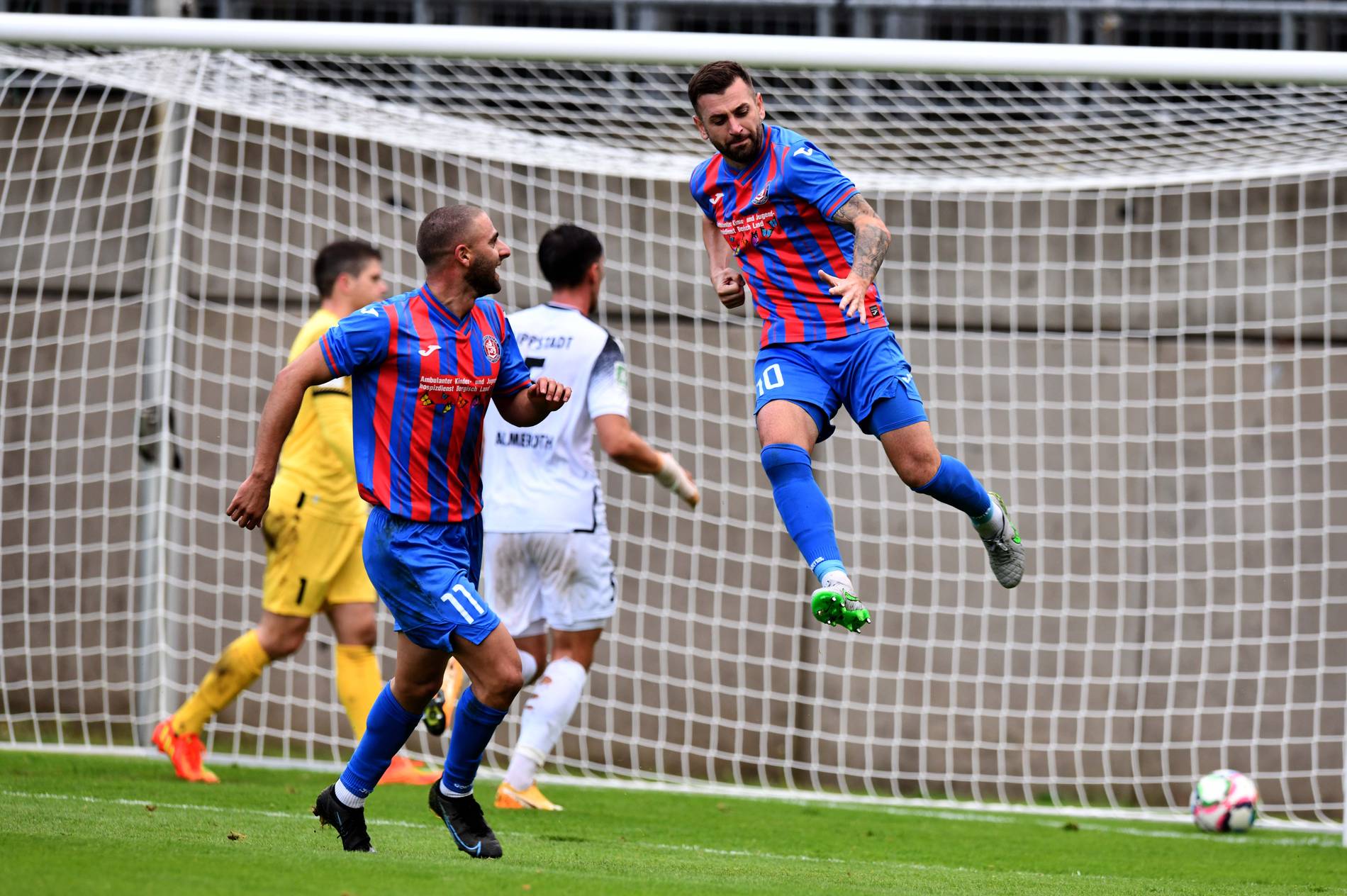 Fußball-Regionalligist WSV siegt gegen Lippstadt 5:1 (2:1)