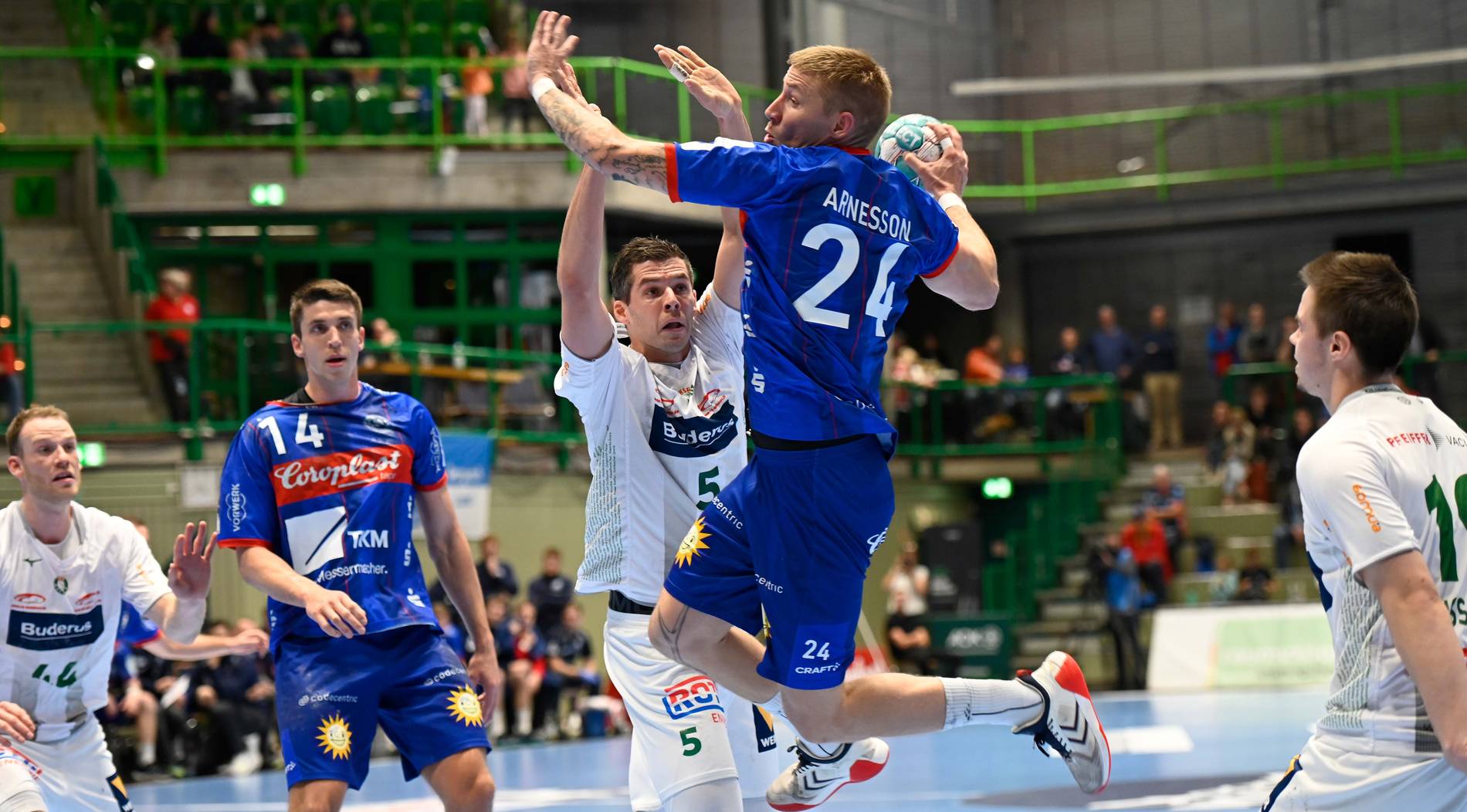 Handball-Bundesligist BHC schlägt Wetzlar 24:23 (12:9)