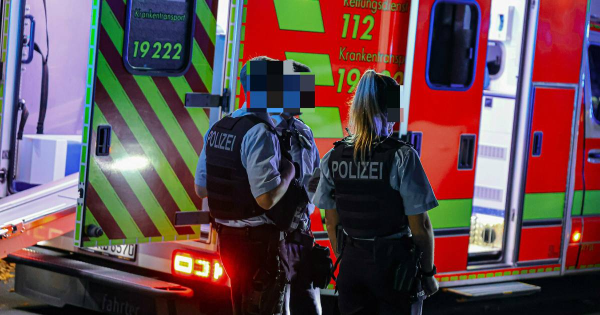 Stolpernder Mann in Wuppertal von Auto angefahren