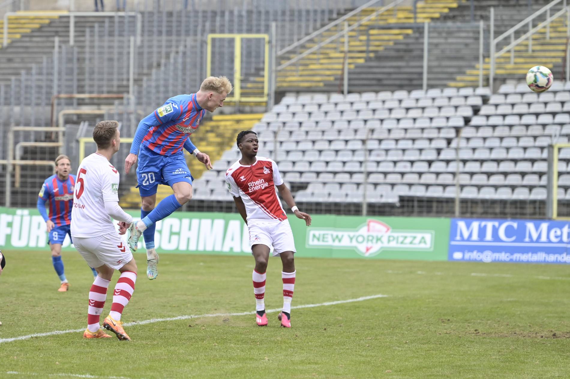 Fußball-Regionalligist WSV gegen Kölns U 21 2:2 (1:1)