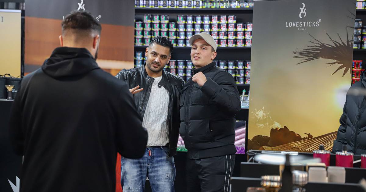 Viele Fans bei Auftritt von Rapper Kurdo in Wuppertal