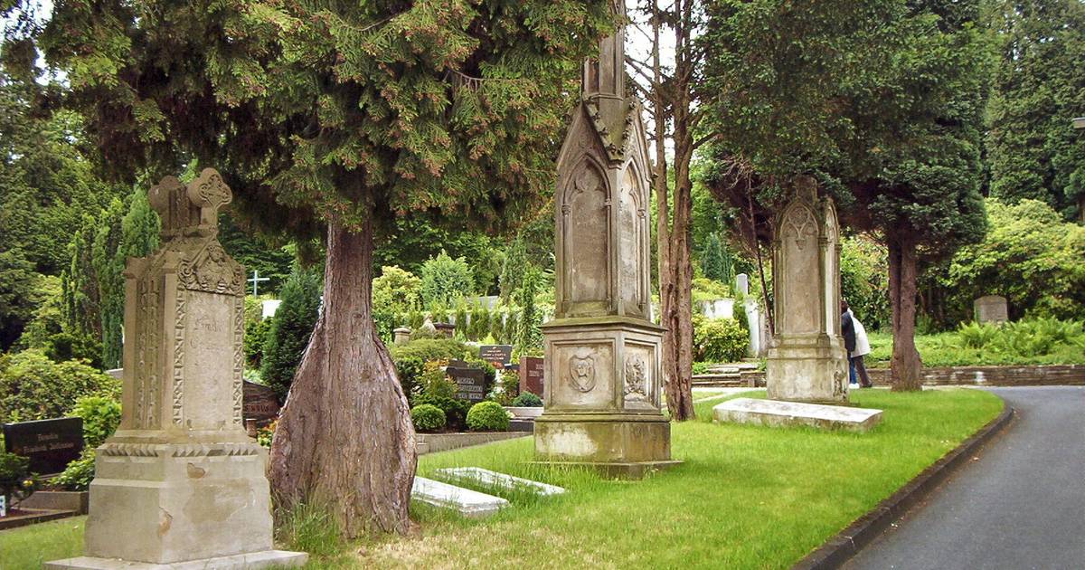 Unterbarmer Friedhof: „Millionenallee“ und Geschichten