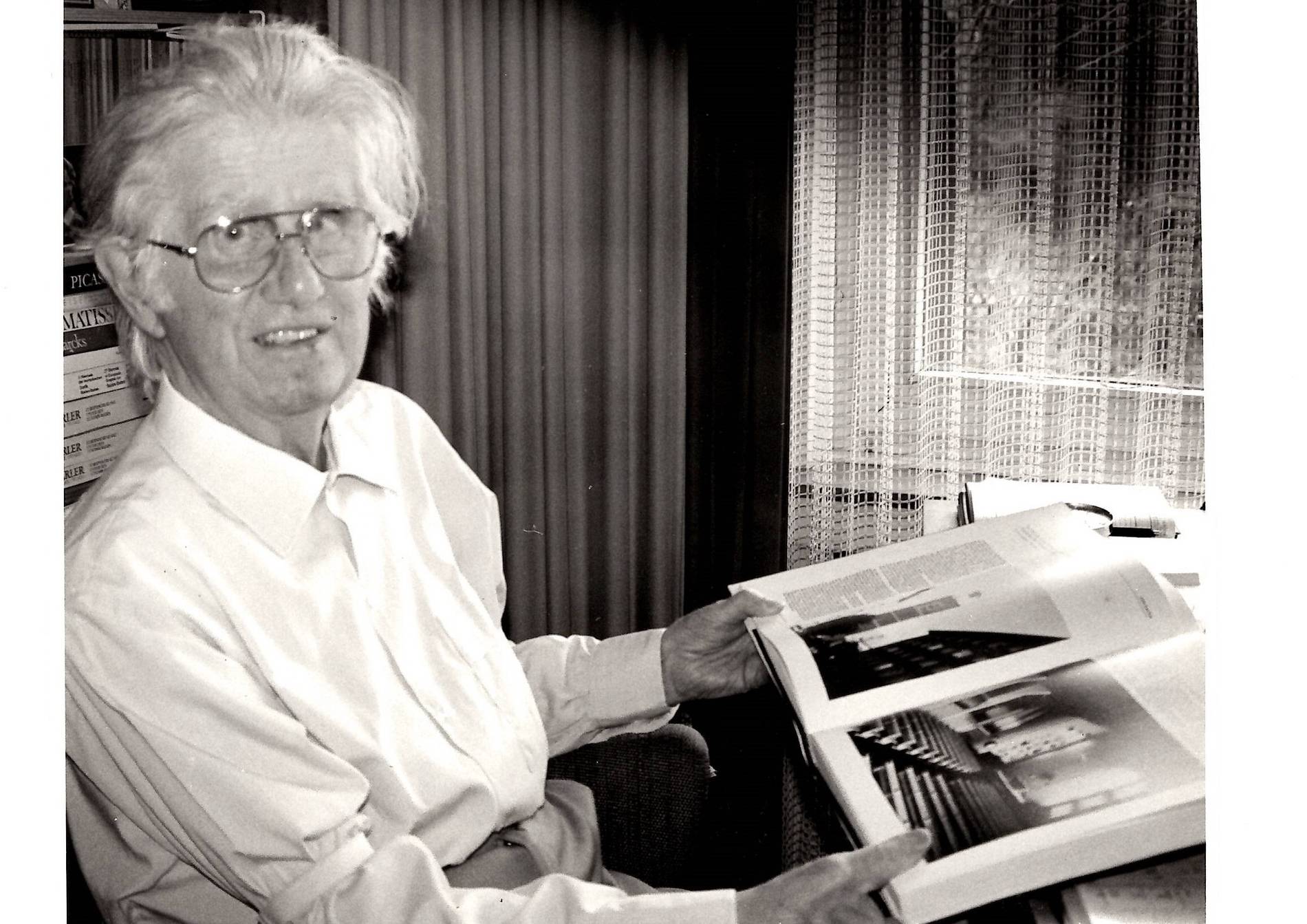 Unterbarmer Friedhof: Mosaik von Karl Hellwig repariert