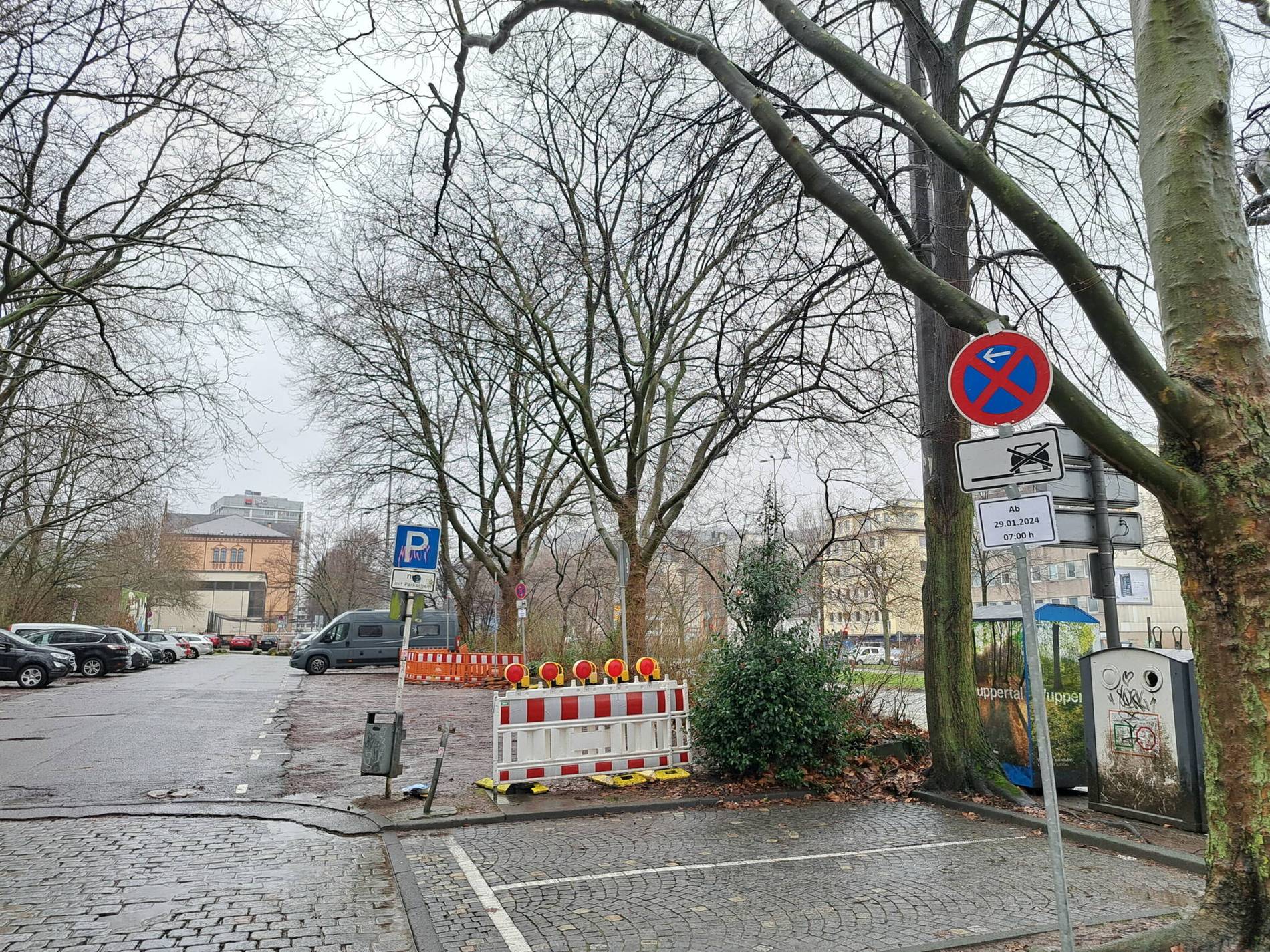 Parkplatz an der Wuppertaler B7 am Montag gesperrt