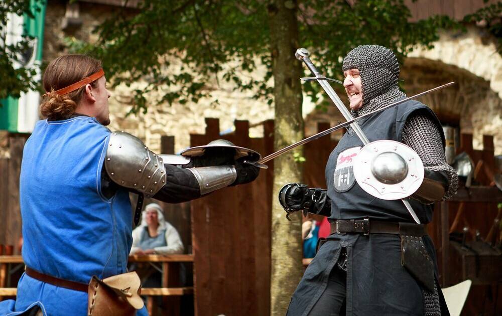 Die „Georgs Ritter“ kehren auf Schloss Burg zurück
