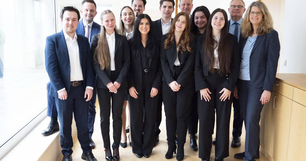 Neue Bankkaufleute bei der Volksbank im Bergischen Land