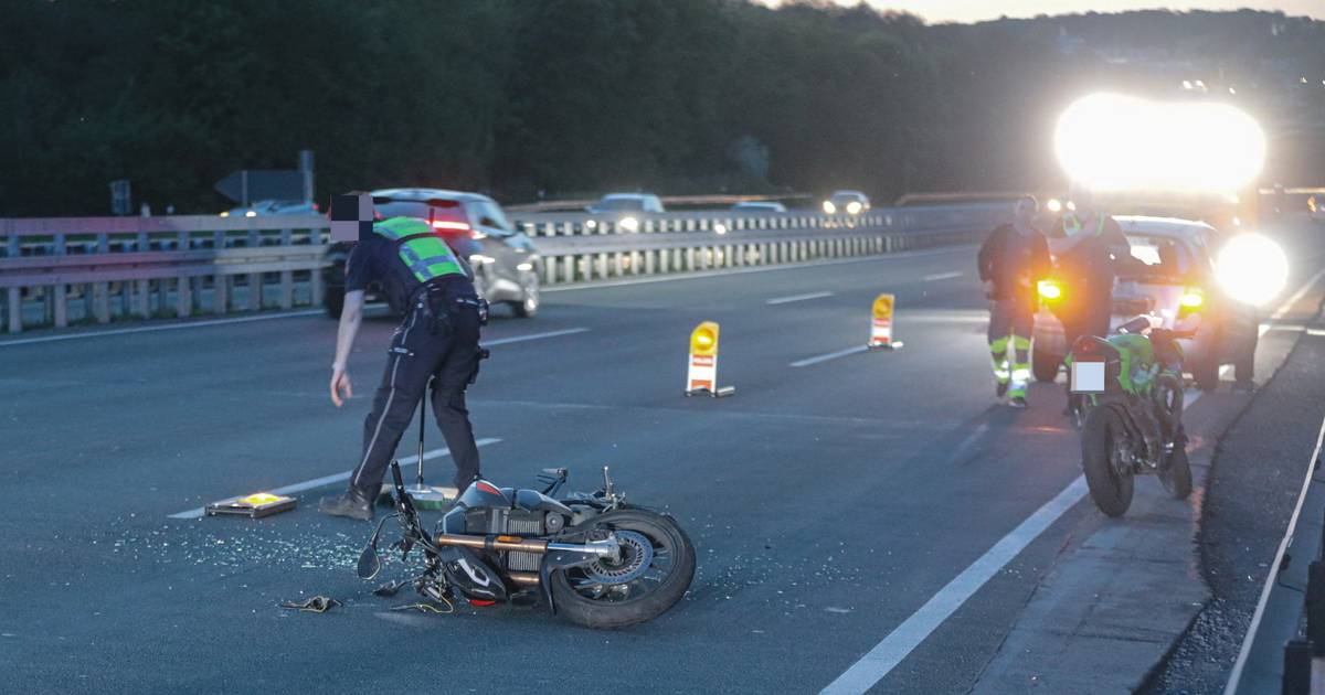 Motorradfahrerin nach Unfall auf der A1 schwer verletzt