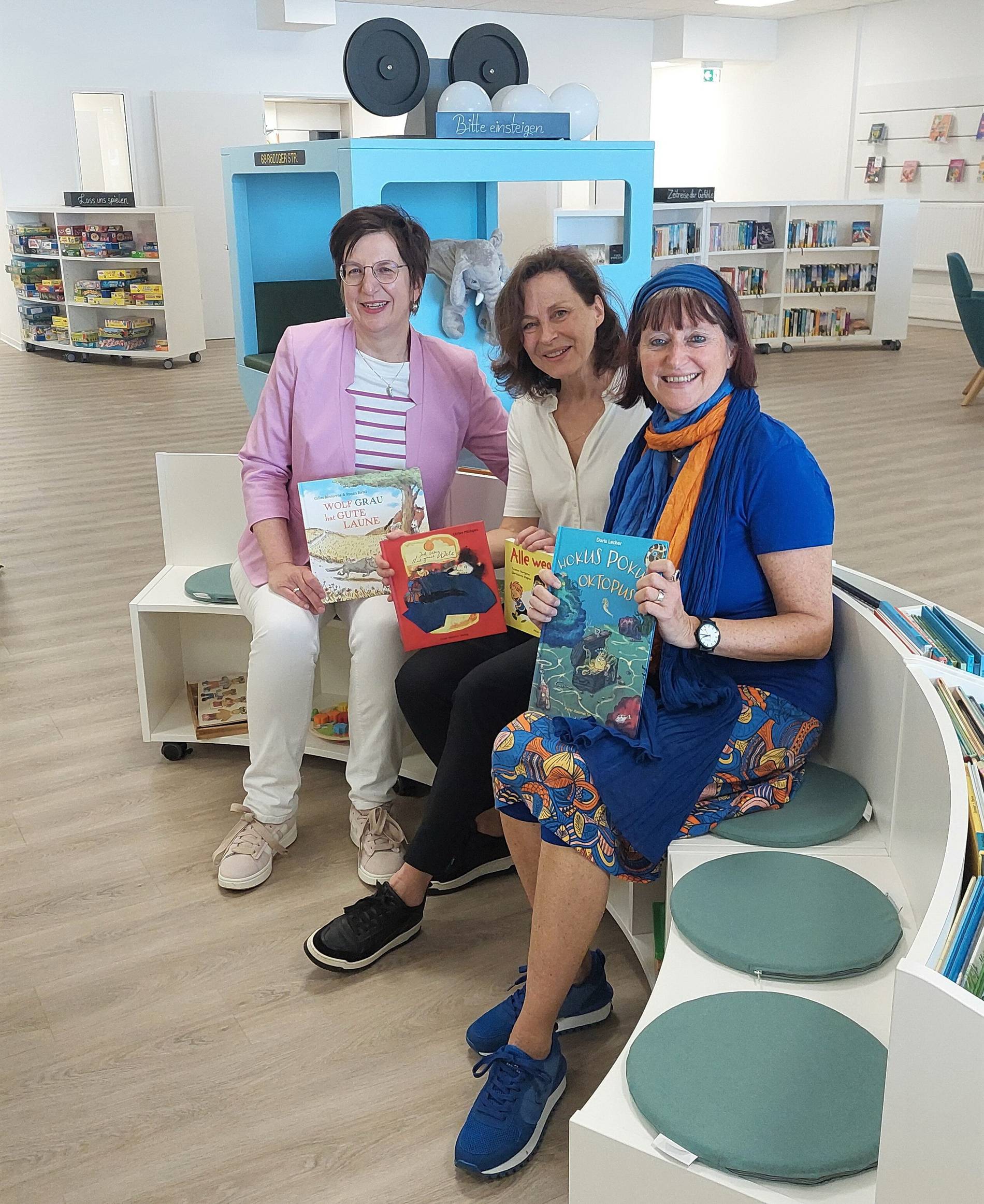 Kinderbücher aus Peter-Hammer-Verlag für die Stadtbibliothek