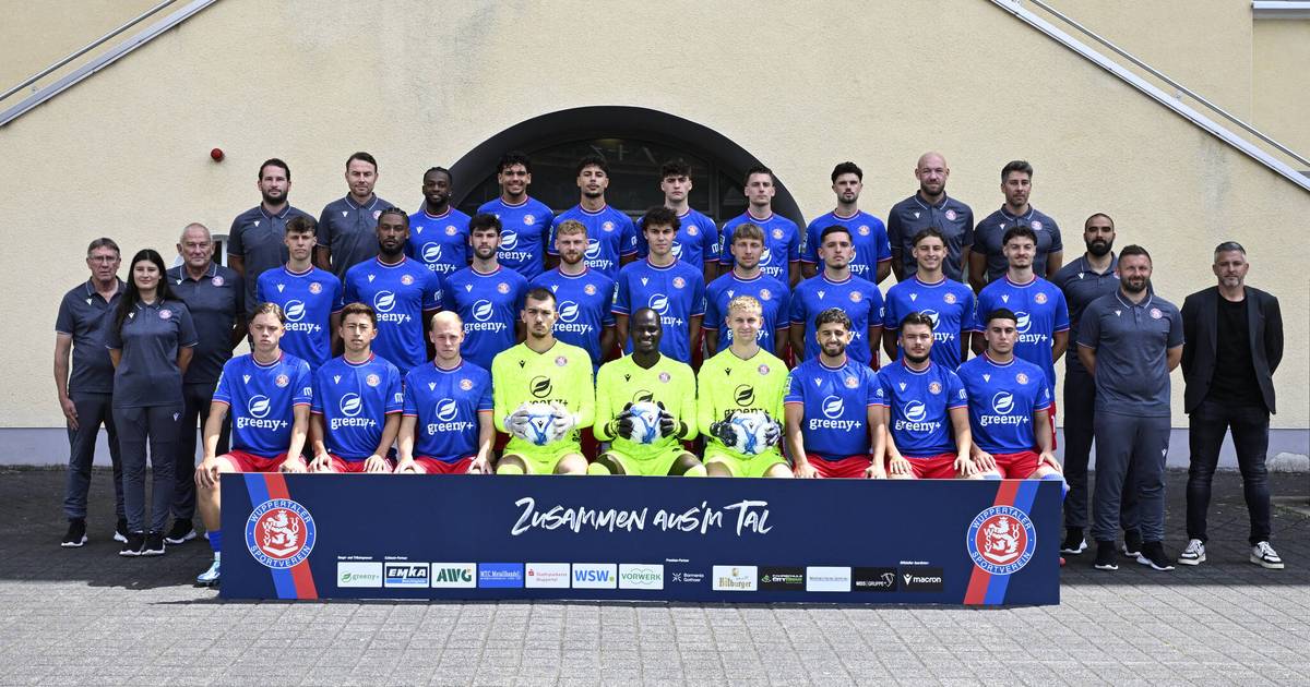 WSV-Teamfoto diesmal vor der Haupttribüne