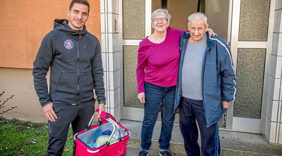 Einkaufshelfer Daniel Grebe bekennt sich zum Wuppertaler SV