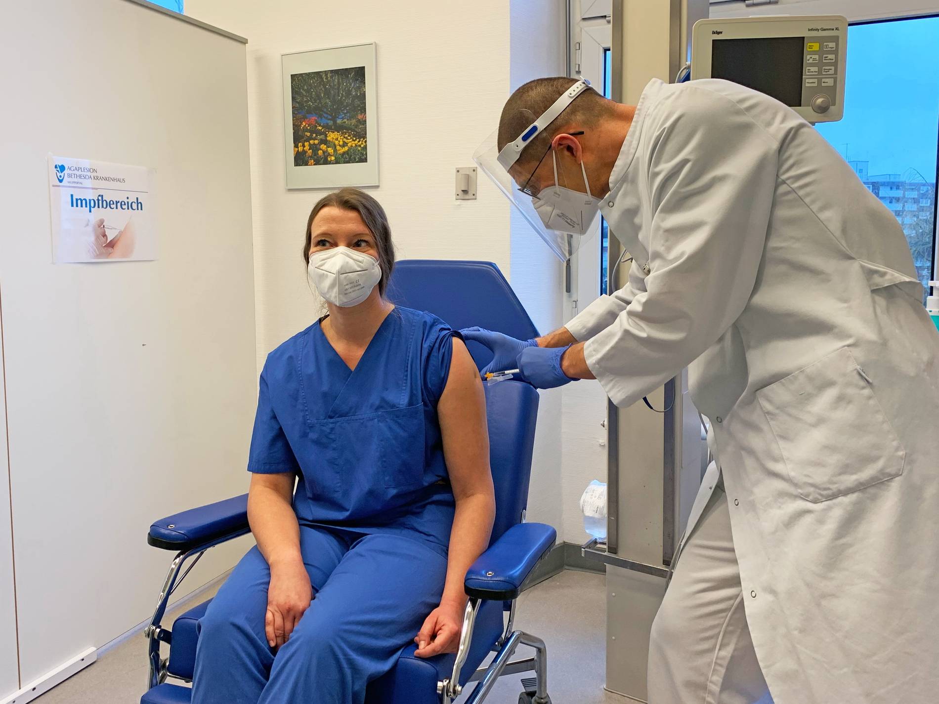 Corona: Bethesda-Krankenhaus Wuppertal impft erste Mitarbeitende